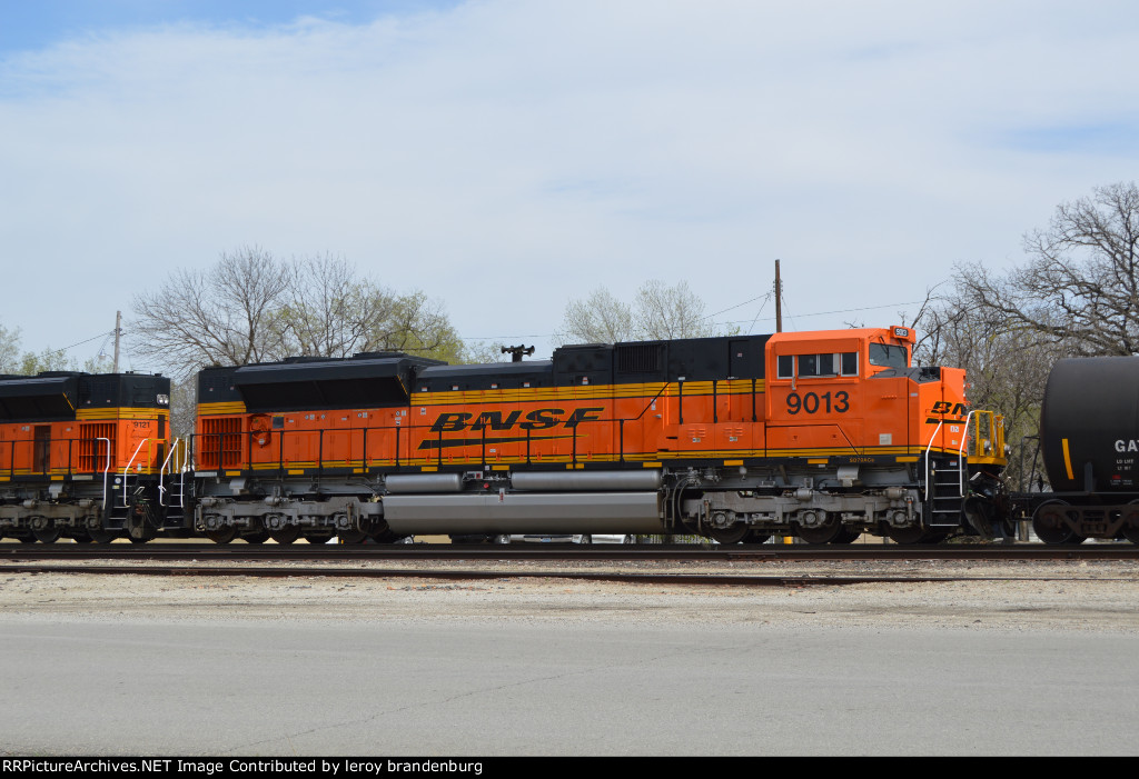 BNSF 9013